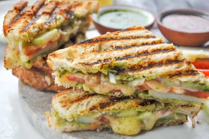 Sandwich Recipe: 10 मिनट से कम में बनाएं ये टेस्टी सैंडविच, जानें रेसिपी