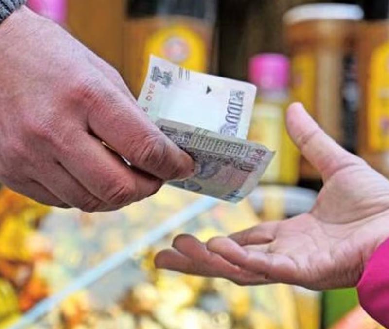 सावधान! इस दिन भूलकर भी न दें उधार और न लें किसी से पैसे, वरना ...