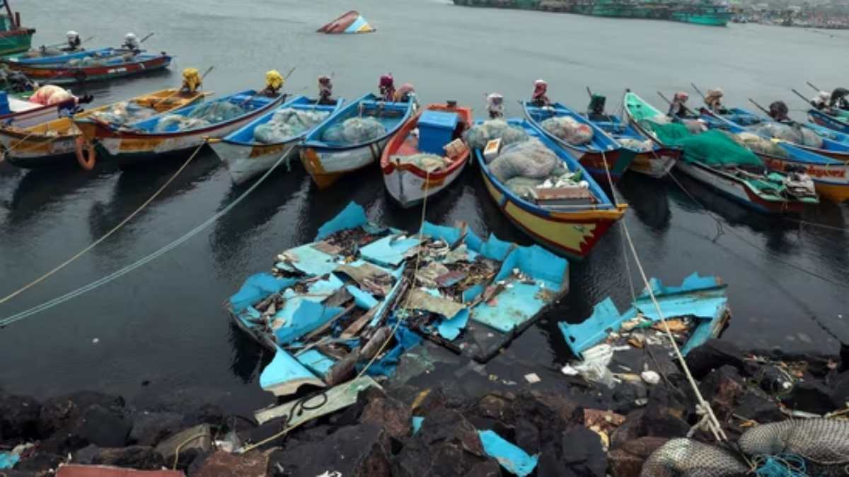 Cyclone Fengal: कमजोर पड़ा तूफान 'फेंगल', मौसम विभाग ने जारी किया ताजा ...