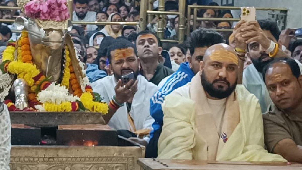 मेरी जिंदगी से जाने...फेम सिंगर भस्म आरती में हुए भावुक - b praak ...