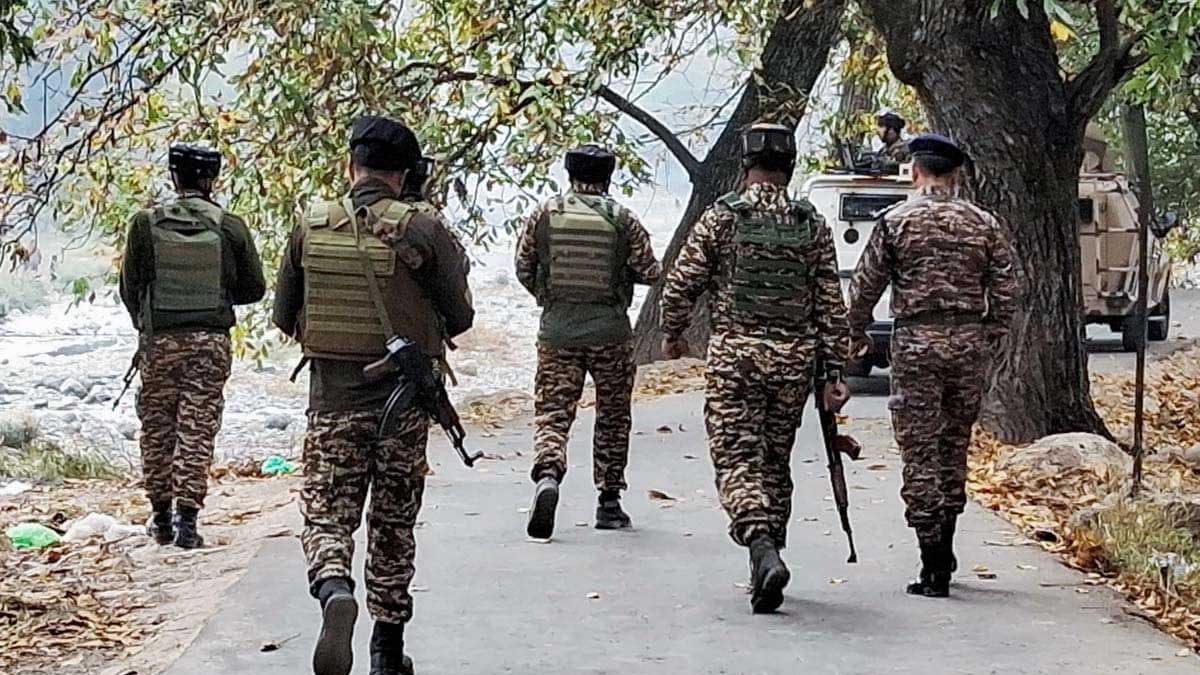 Terrorists Encounter: जम्मू-कश्मीर के पुंछ में एनकाउंटर, सुरक्षा बलों ...