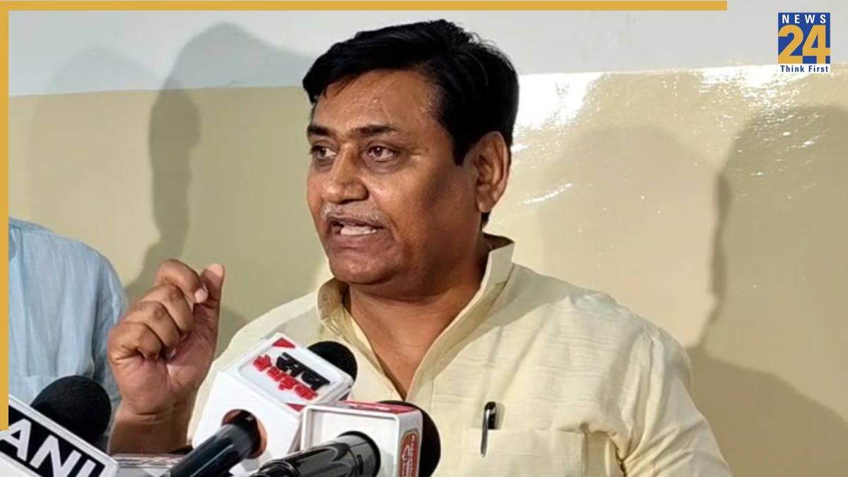 'रेस्ट रूम में कैमरा, महिला विधायकों को देखना चाहते हैं स्पीकर',गोविंद ...