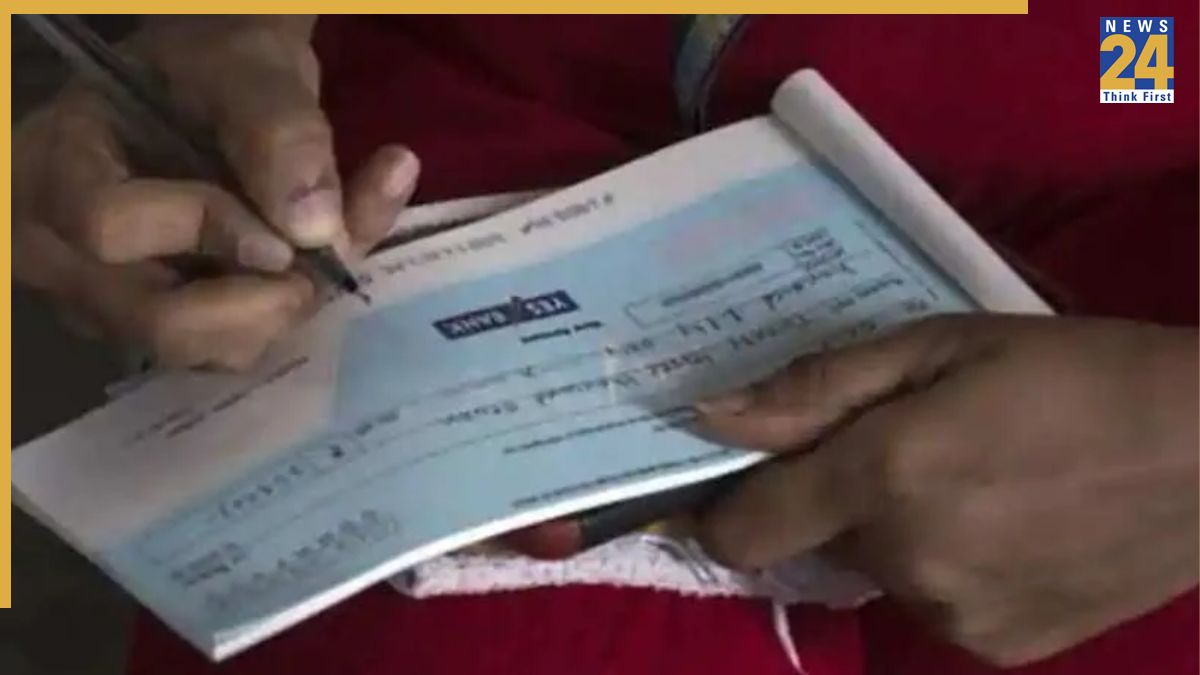 चेक पर 'Lakh' की जगह ल‍िख द‍िया 'Lac'तो क्‍या कैंसल हो जाएगा? जानें RBI ...