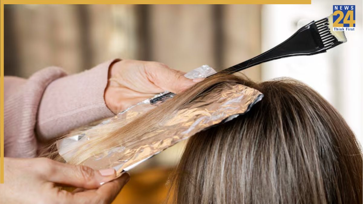 White Hair Colour: सफेद बालों को काला करेगा पालक, इन टिप्स से बनाएं ...