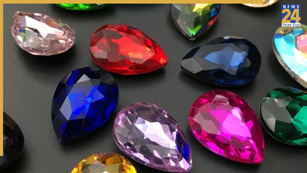 Lucky Gemstones: मकर राशि वालों के लिए ये हैं 6 बेस्ट रत्न, धारण करते ...