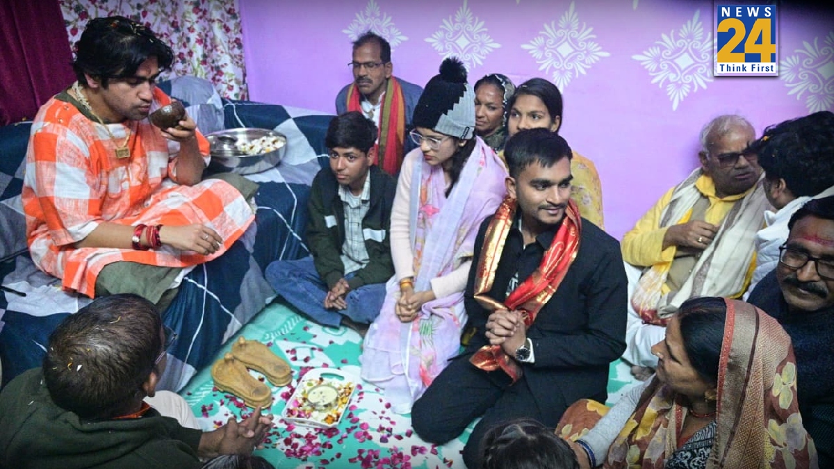 चाय पीने का वादा निभाने आधी रात किसके घर पहुंचे धीरेंद्र शास्त्री ...