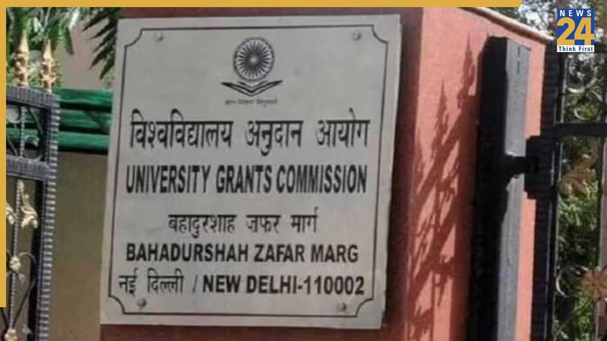 देशभर में 32 यूनिवर्सिटी फर्जी, UGC ने लिस्ट जारी कर दी चेतावनी, दिल्ली ...