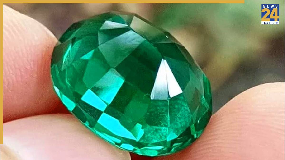 Lucky Gemstone: किन राशियों के लिए बेहद फलदायी है पन्ना, जानिए इस रत्न ...