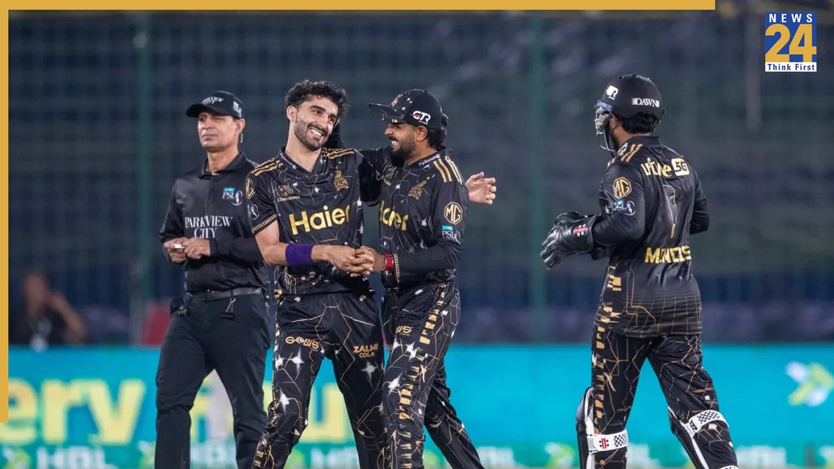 PSL 2026 के मरून कैप की रेस में इन 5 गेंदबाजों का है दबदबा, लिस्ट में ...