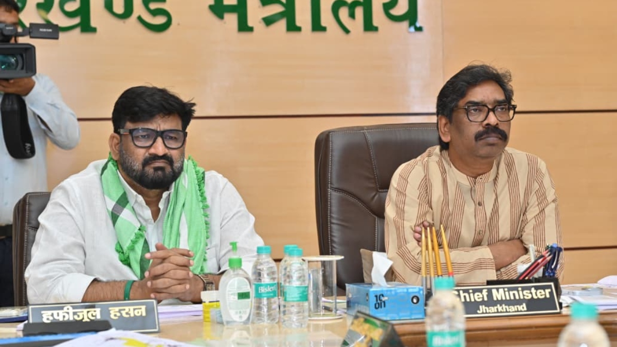 मुख्यमंत्री हेमन्त सोरेन की अध्यक्षता में वित्त एवं वाणिज्य-कर विभाग की ...