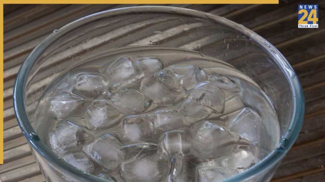 Cold Facial: कोल्ड फेशियल क्या होता है? जानिए कैसे मिनटों में चेहरे पर ...